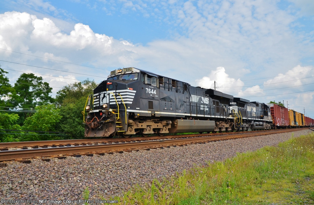 NS 7644 heads west.